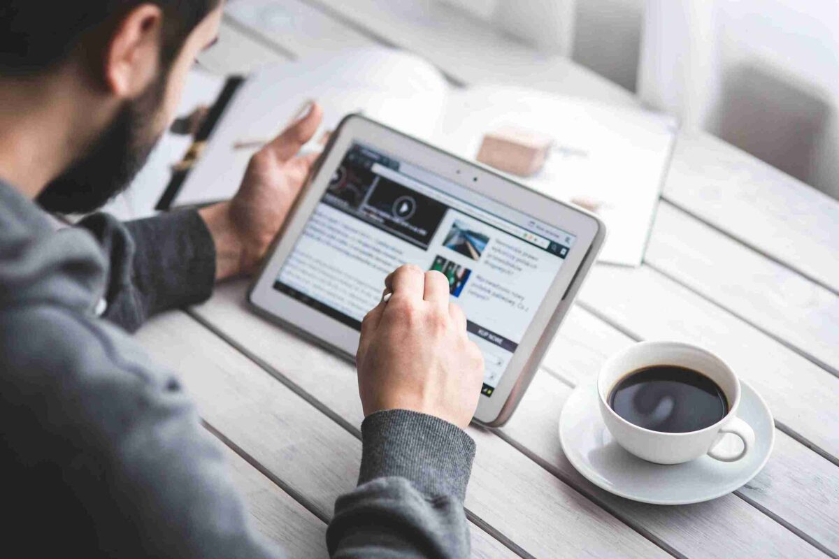 Desain Judul PPT: Cara Membuat Headline Presentasi yang Menarik